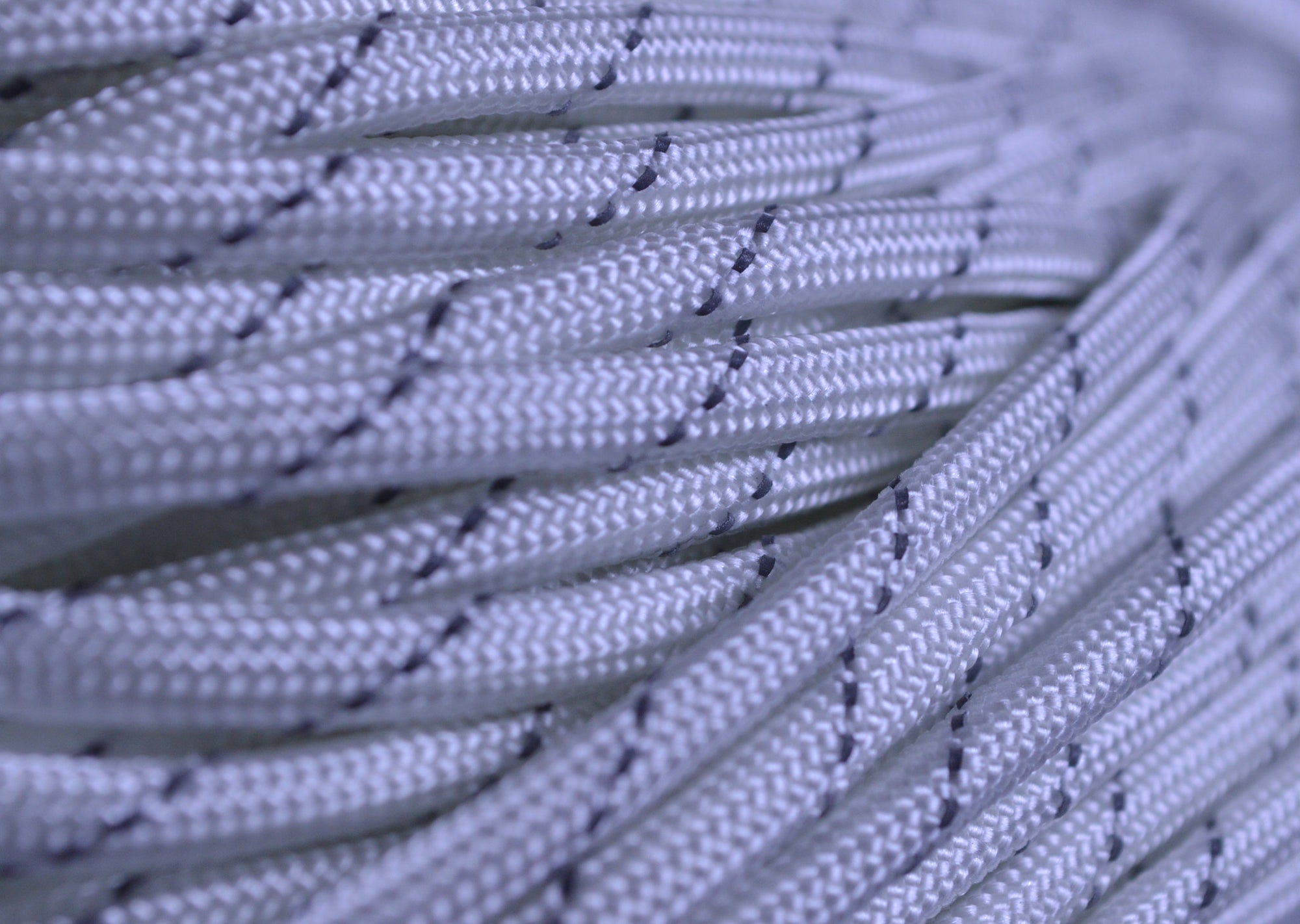 Reflective Tracer White Paracord – BoredParacord.com